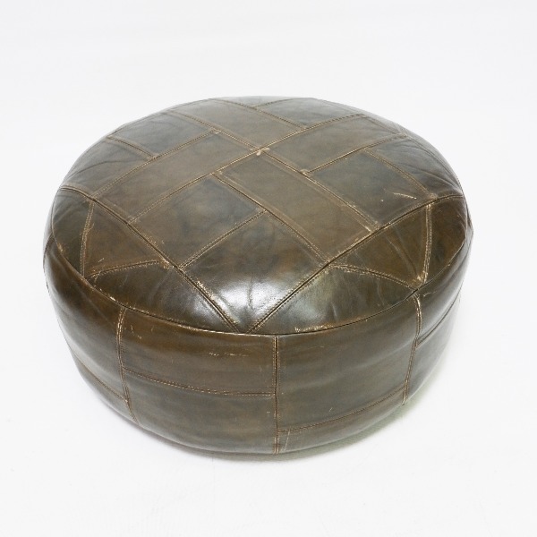 Leren poef huren - Brisked Styled Weddings