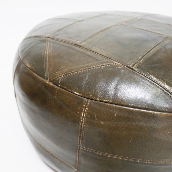 Leren poef huren - Brisked Styled Weddings